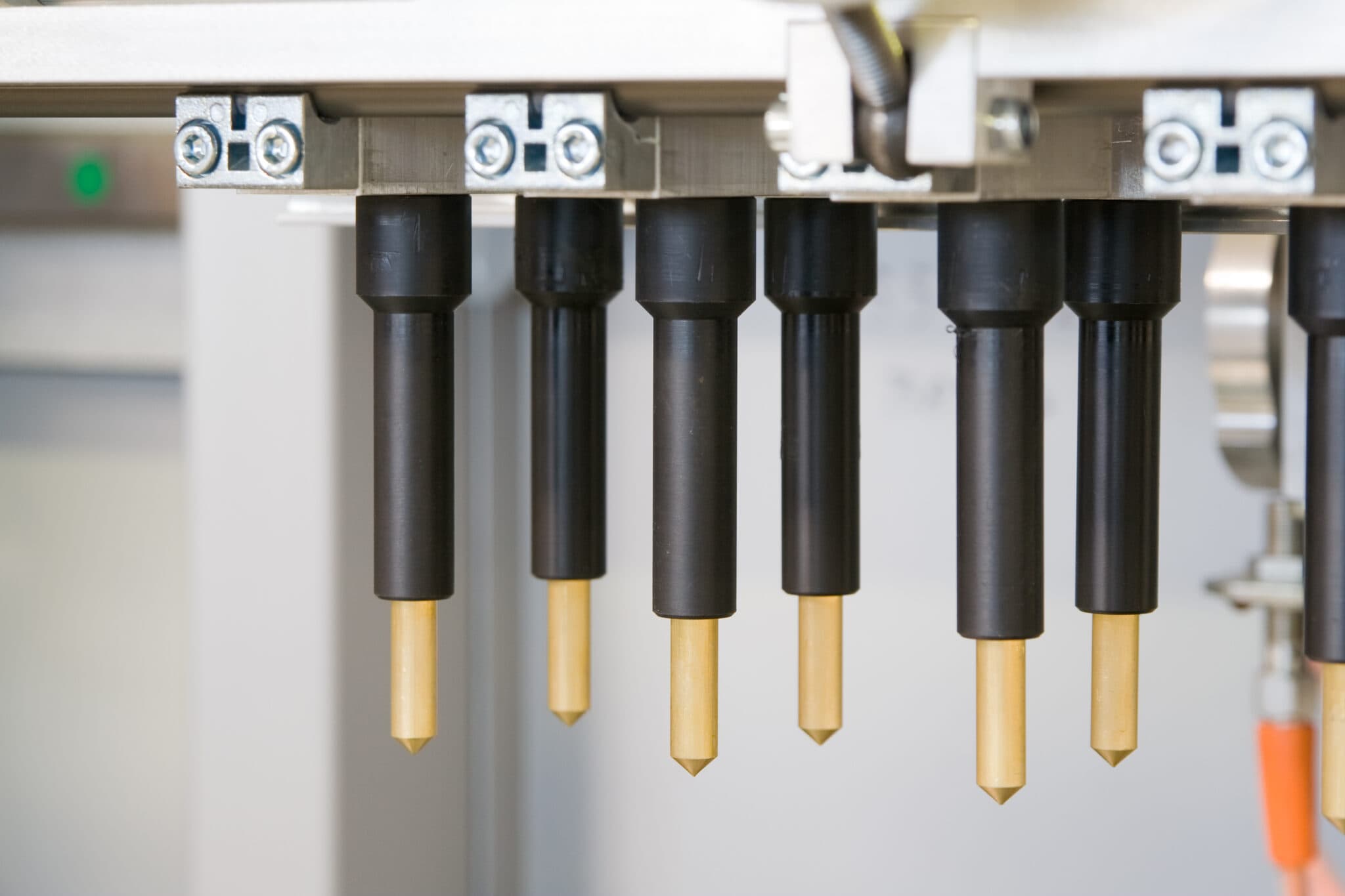 final assembly of lead-acid batteries