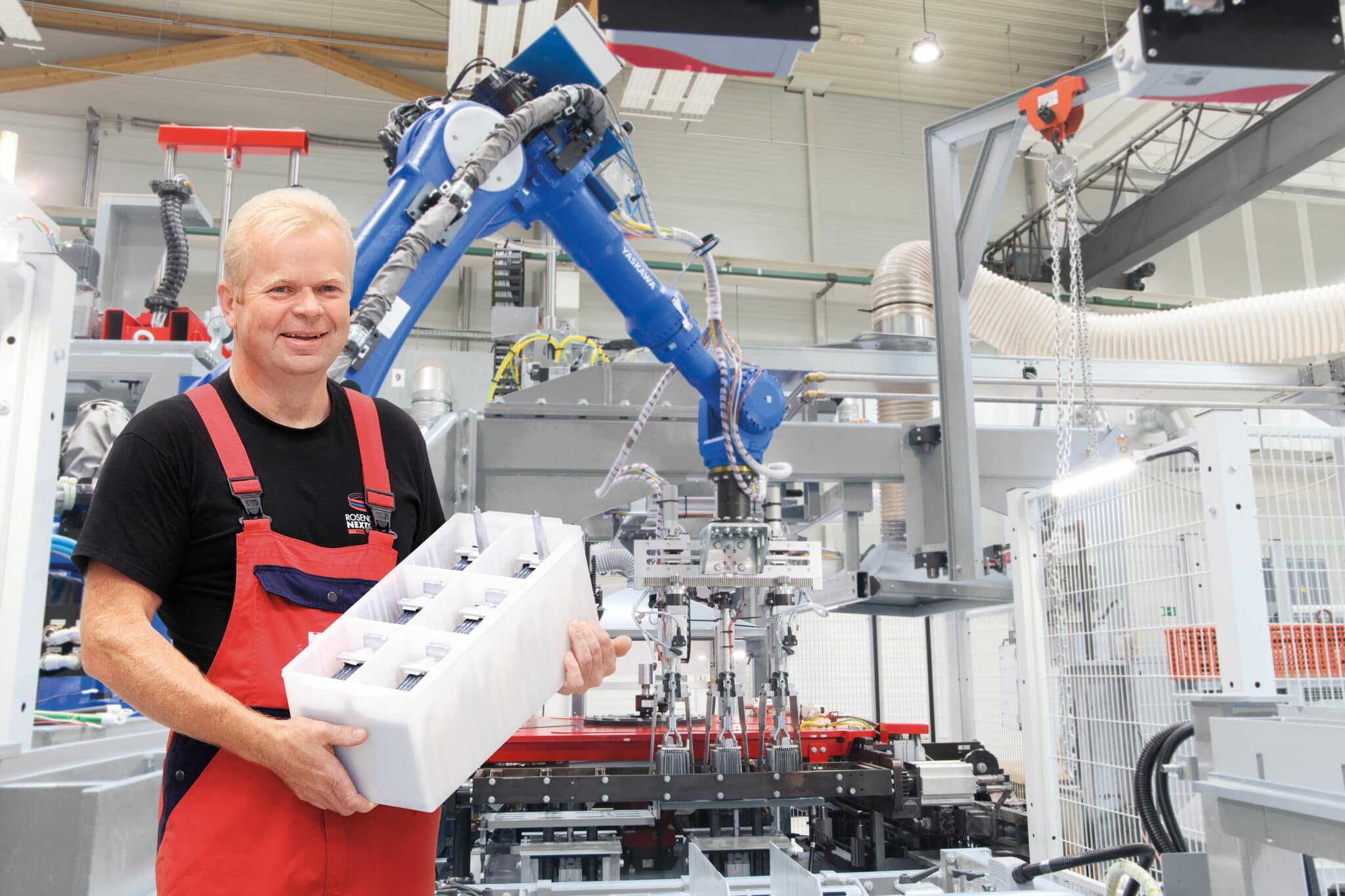 Cast-on-Strap machine (COS) for battery production